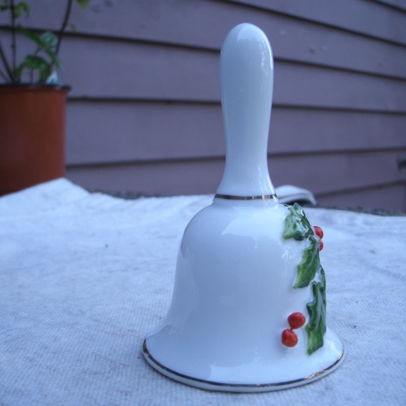 Vintage | Holiday | Vintage Holly Design Holiday Bell | Poshmark
